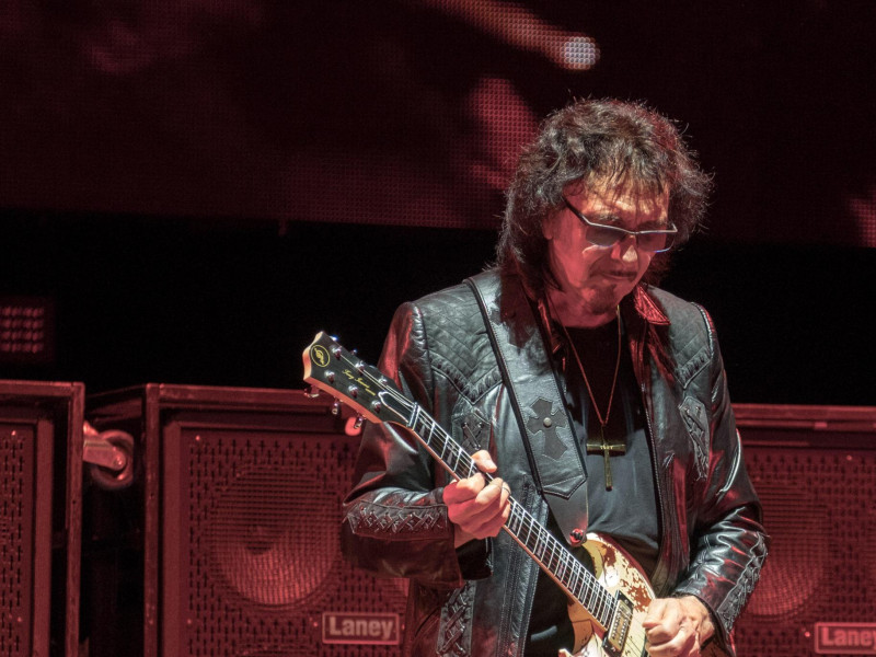 Robbie Williams y Tony Iommi (Black Sabbath) han sacado una canción ...