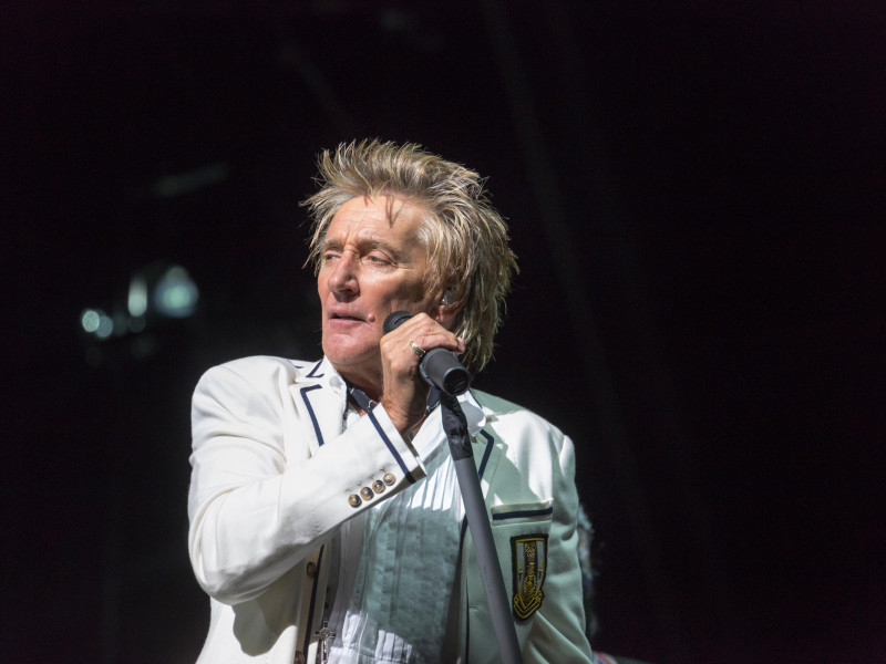 Los fans de Rod Stewart comienzan a preocuparse: ¿peligra su actuación ...