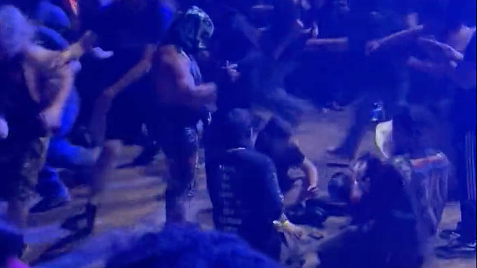 Se les ha ido de las manos: esta banda pone a sus fans a jugar a las cartas Magic en pleno mosh pit