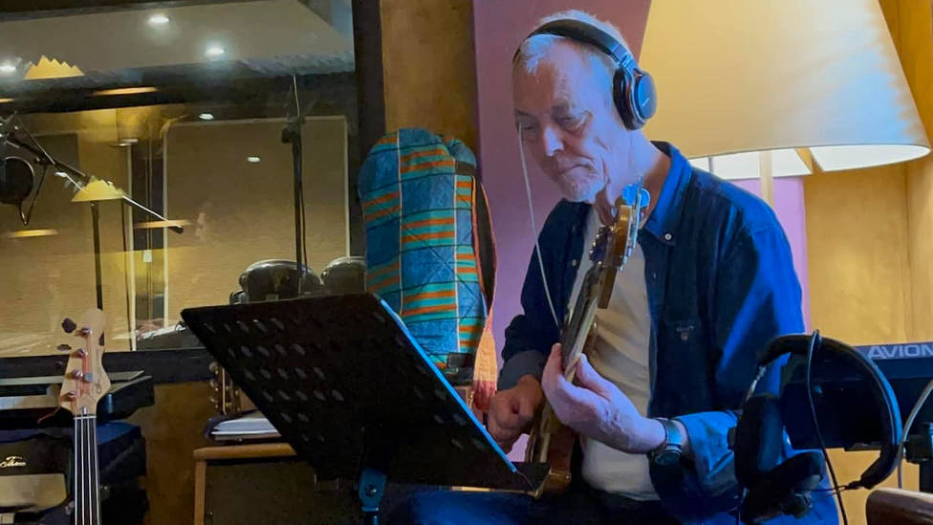 John Giblin, bajista de Paul McCartney, Elton John, Phil Collins o Eric ...