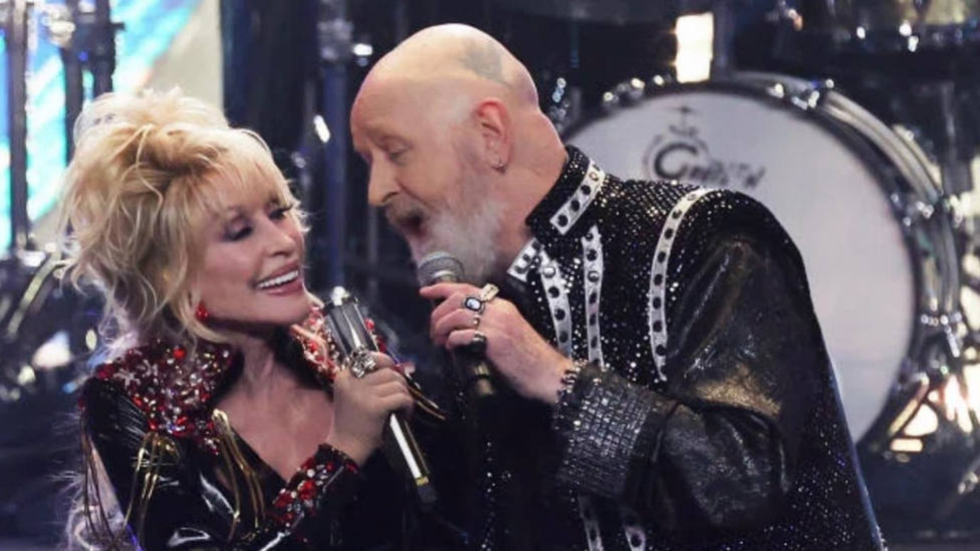 Lo que realmente pasó en el encuentro entre Rob Halford y Dolly Parton ...