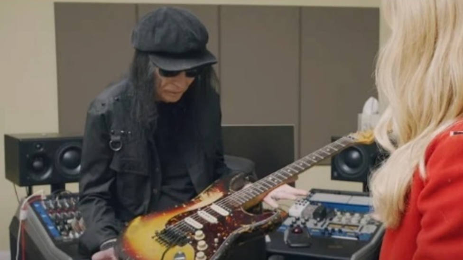 La impresionante colección de guitarras de Mick Mars que todo amante de ...