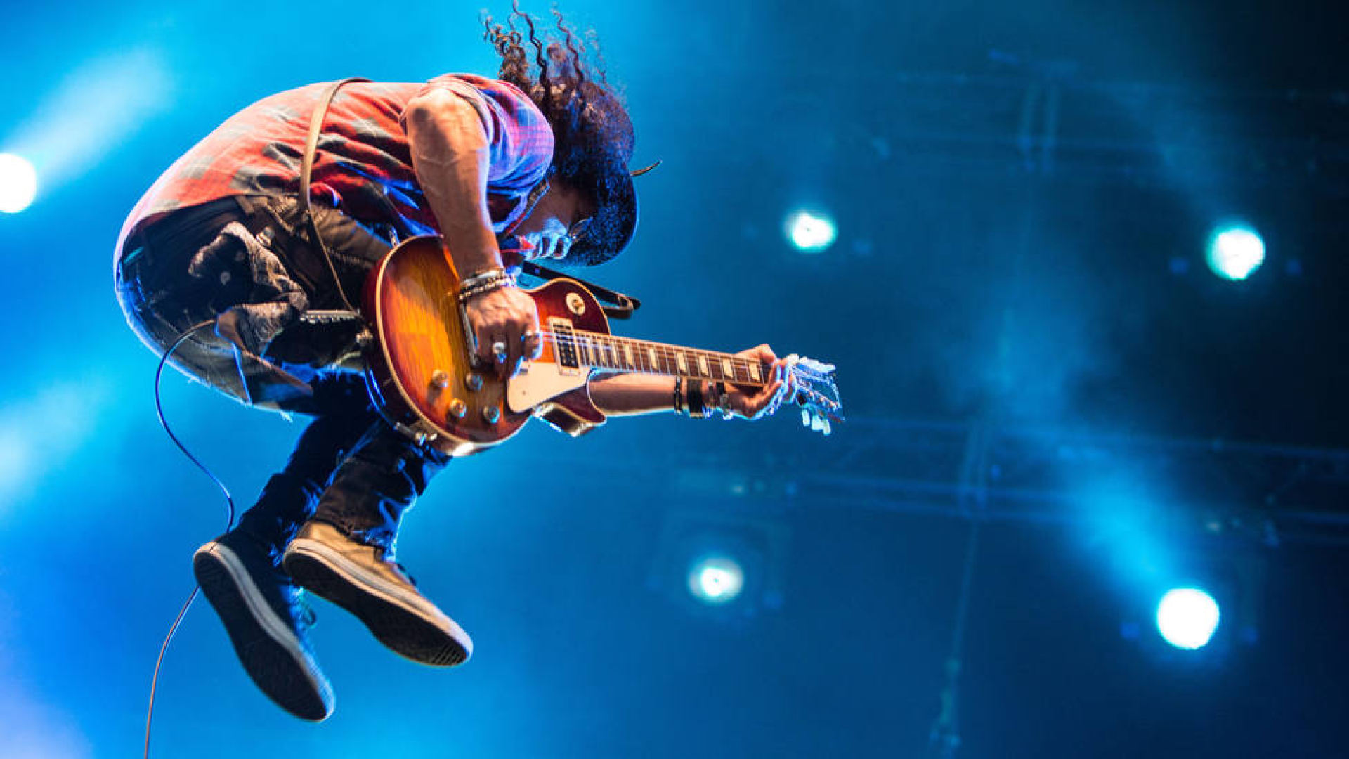 Slash (Guns N' Roses) habla alto y claro sobre la gente que compra guitarras caras: “Su ...