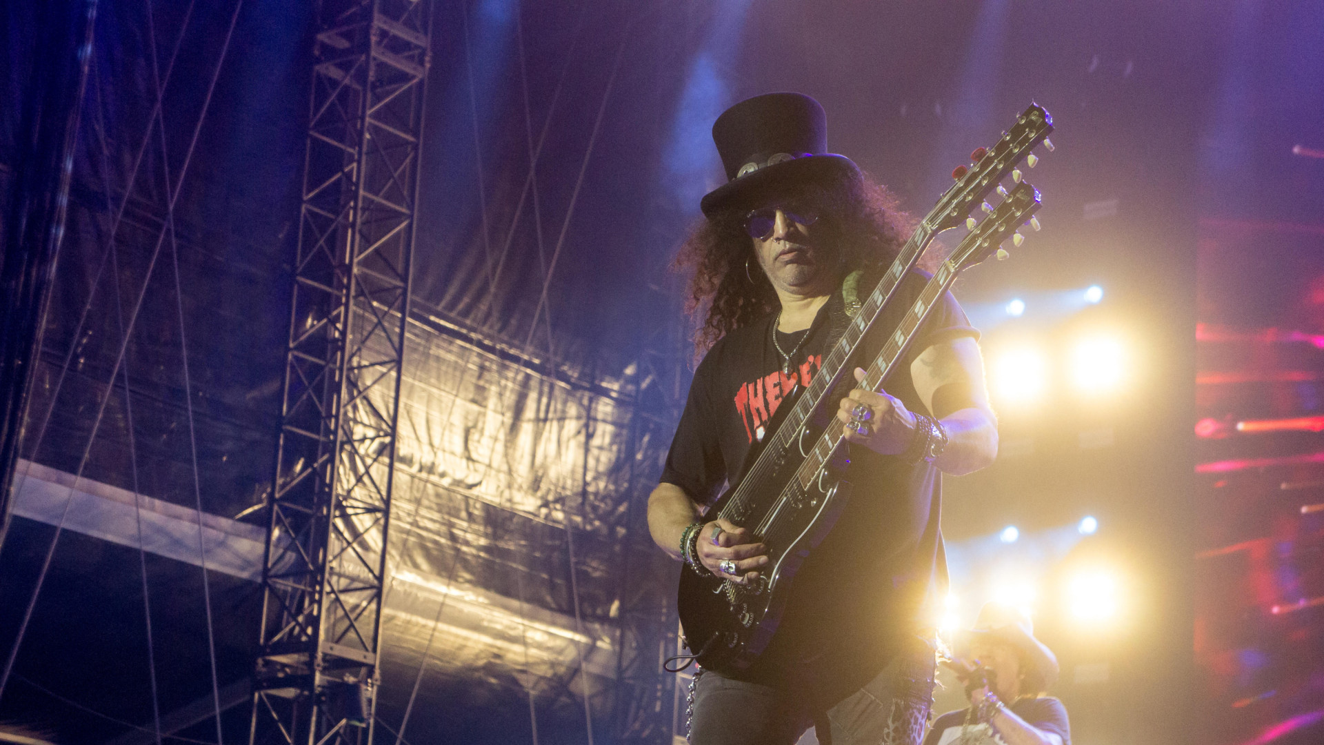 El último single de Slash está cantado "desde la perspectiva de un ...