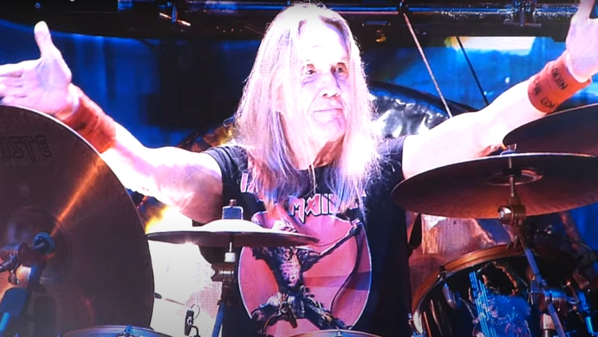 Nicko McBrain se despide a lo grande de Iron Maiden. Así fue su último ...