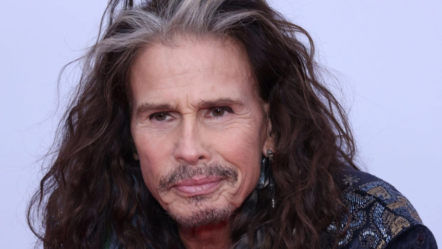 Steven Tyler se libra de la mayoría de las acusaciones de agresión sexual