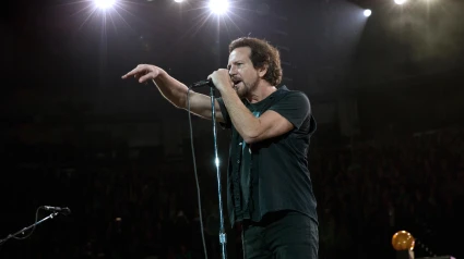 Eddie Vedder (Pearl Jam) versiona a Bruce Springsteen en el momento más ...