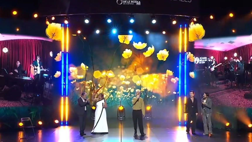 El emocionante homenaje a Robe Iniesta en los Premios de la Academia de ...